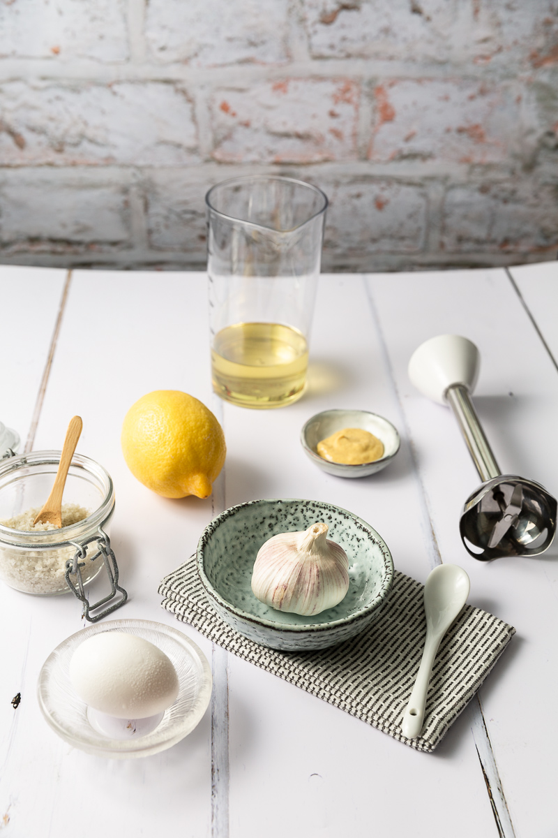 Sos aioli cu mixer vertical - reteta rapida in 2 minute - LCHF.ro